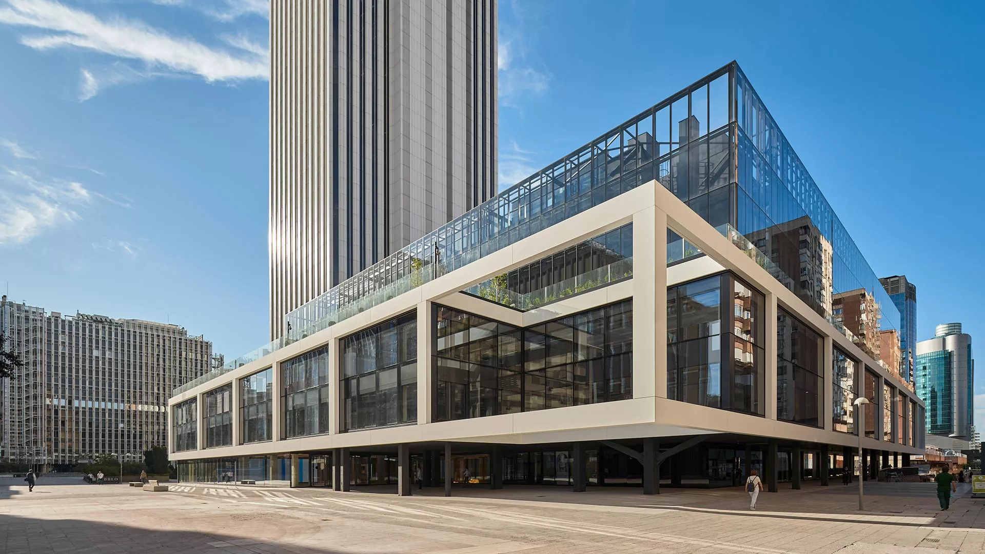 ThinkPlaza / Pablo Ruiz Picasso 11: Nueva sede de IBM en Madrid ...